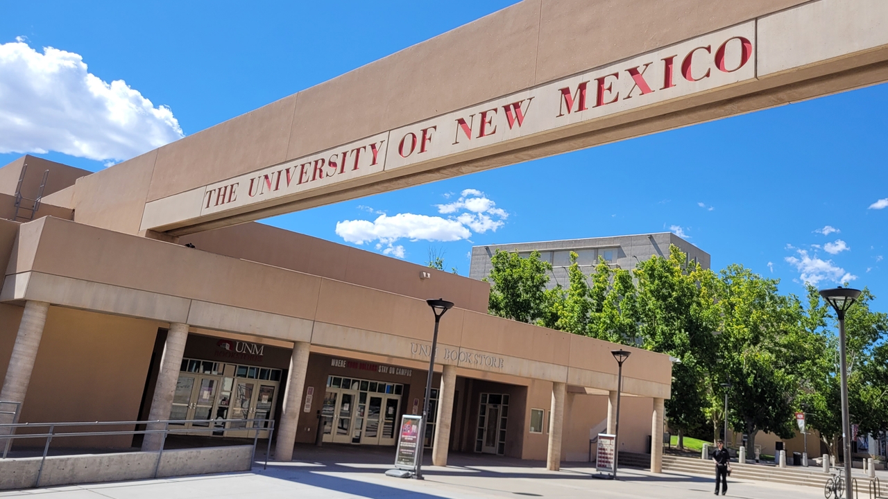 UNM Bookstore launches exclusive Back-to-School Apple Sale | UNM UCAM Newsroom